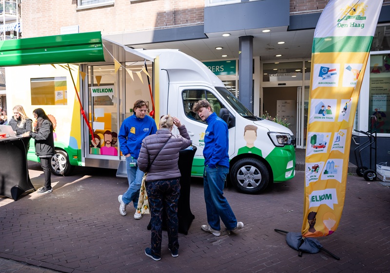 Stadskrant 4 van 2025: De gemeente komt naar u toe met de bus - Den Haag