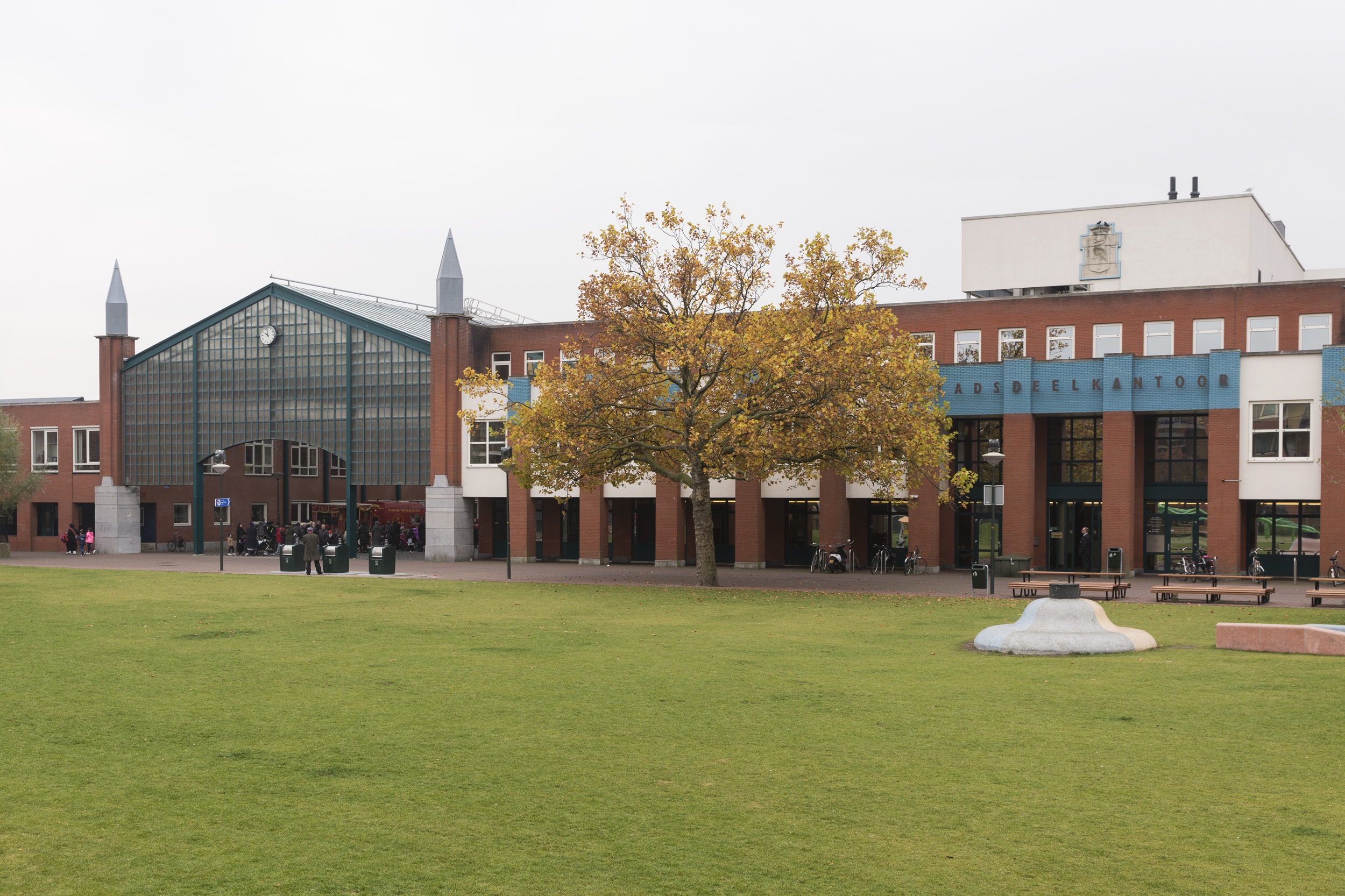 Stadsdeelkantoor Laak weer open vanaf 1 september 2025 - Den Haag